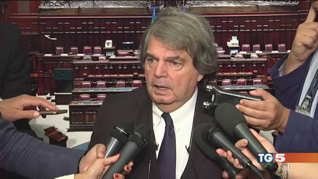 Si apre uno spiraglio per la legge elettorale - TG5 Video | Mediaset ... Si apre uno spiraglio per la legge elettorale - TG5 Video | Mediaset ...