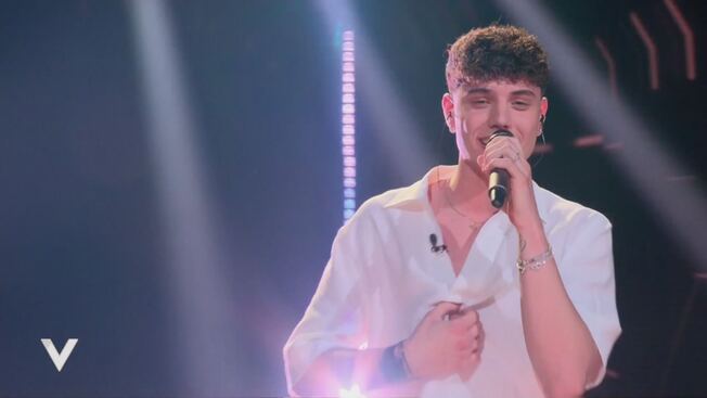 Riccardo canta "Gira