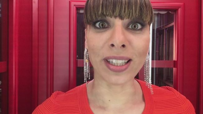 La #cabinarossa di… Laura Bozzi - Pomeriggio Cinque Video | Mediaset ...