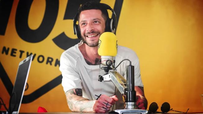 Nesli a 105 Mi Casa: "Il nuovo disco si intitolerà 'Vengo In Pace ...