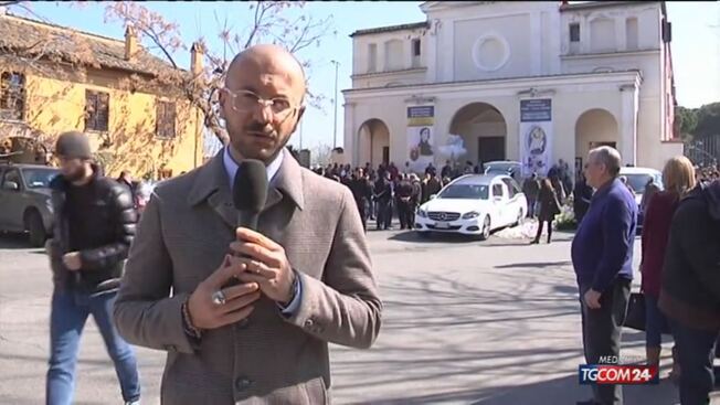 A Roma l'addio a Luca Varani - Tgcom24 Video | Mediaset Infinity
