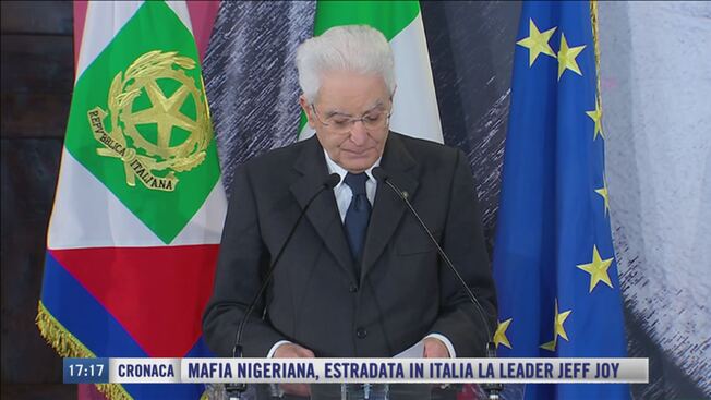 Breaking News delle 17.00 | Mattarella, nessuna libertà se non ...