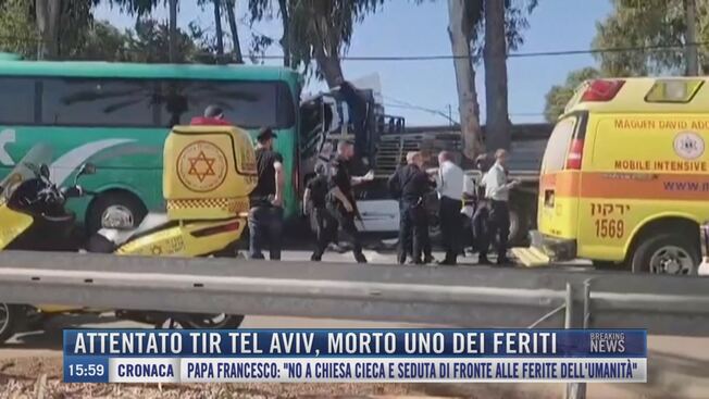 Breaking News delle 16.00 | Attentato tir Tel Aviv, morto uno dei ... Breaking News delle 16.00 | Attentato tir Tel Aviv, morto uno dei ...