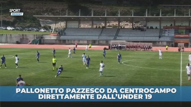 Pallonetto pazzesco dall'Under 19